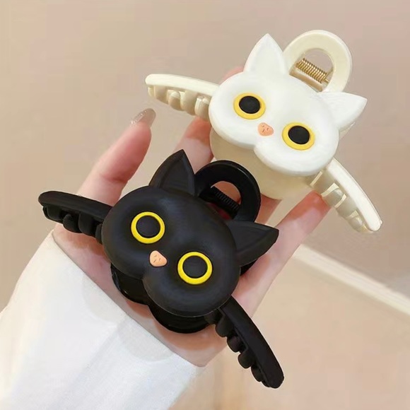 Accessories | Cat Jaw Claw Clips Comes With One White And One Blacknwt ...